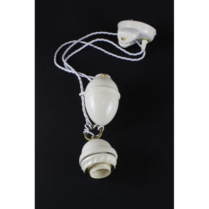 Counterweight chandelier support with ceramic pulley